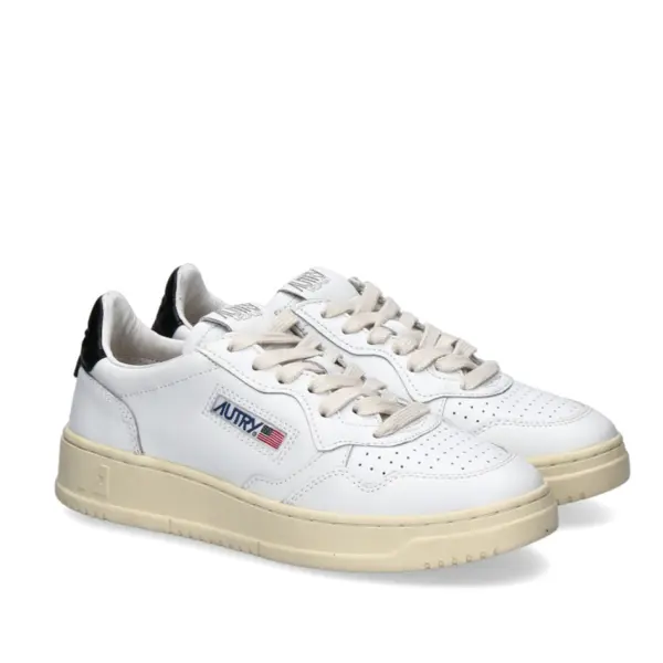 AUTRY Medalist Low Leather Sneakers - White/black