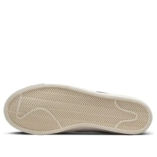 Nike Blazer Mid 'tunnel Walk' Sneakers - White