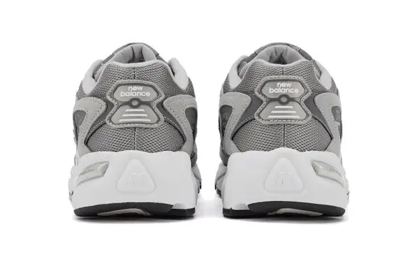 NEW BALANCE 725 Sneakers - Grey