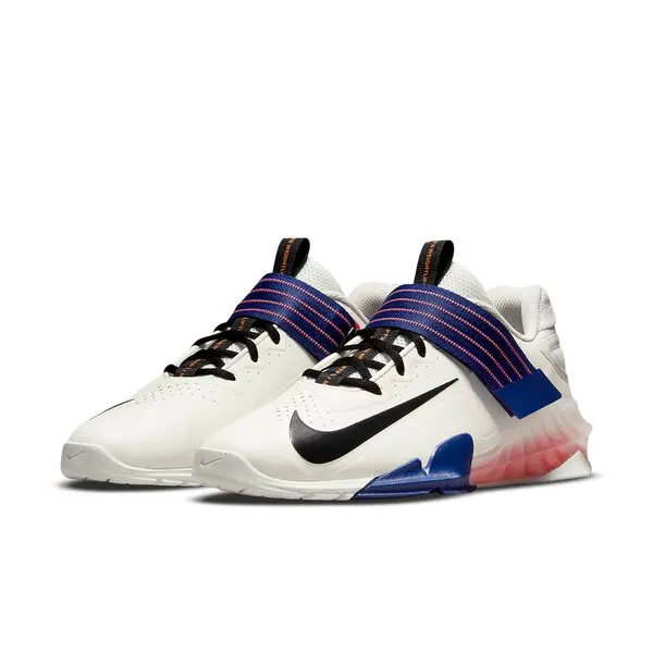 Nike Savaleos Low Top Sneakers - White/black/blue