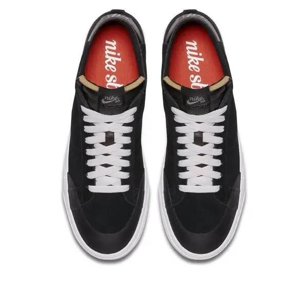 Nike Zoom Blazer Chukka Xt Sb Mid Top Sneakers