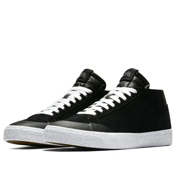 Nike Zoom Blazer Chukka Xt Sb Mid Top Sneakers
