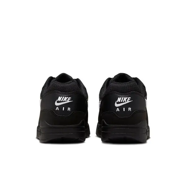 Nike Max 1 Sneakers