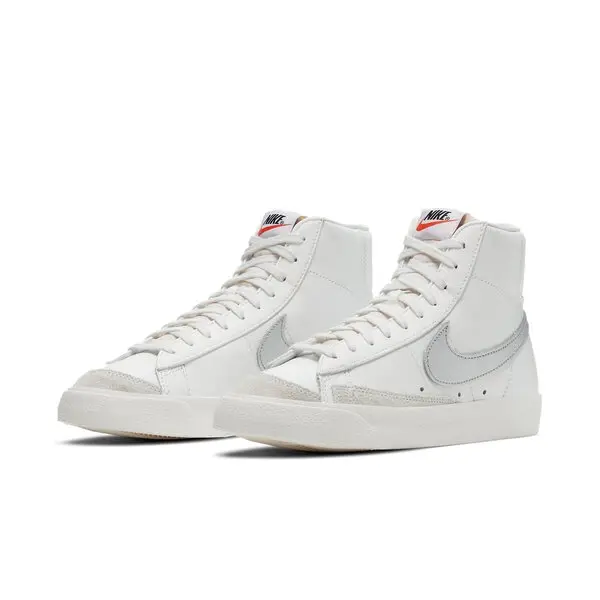 Nike Blazer Mid '77 Sneakers