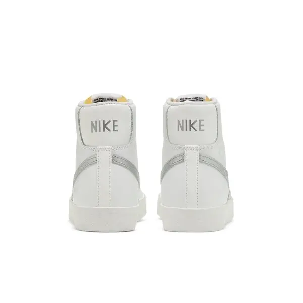 Nike Blazer Mid '77 Sneakers