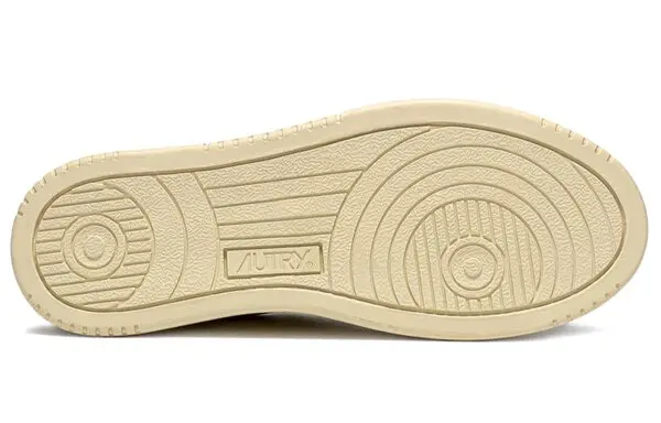 AUTRY Medalist Low Soft Goatskin Sneakers - Beige/white