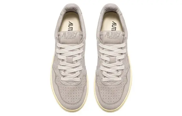 AUTRY Medalist Low Soft Goatskin Sneakers - Beige/white