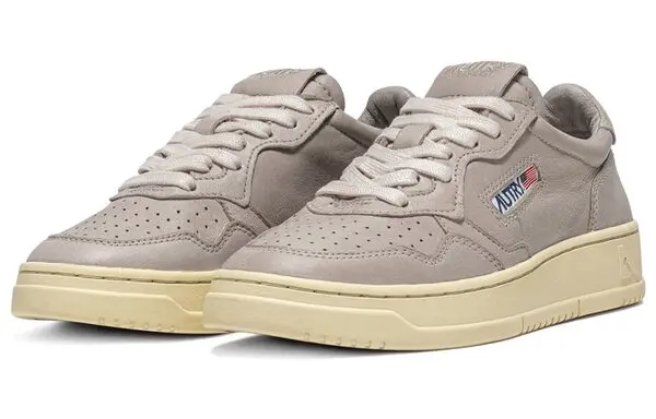 AUTRY Medalist Low Soft Goatskin Sneakers - Beige/white
