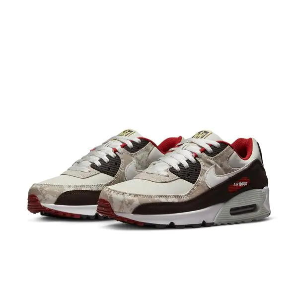 Nike Max 90 'social Fc' Low Top Sneakers - Cream/brown