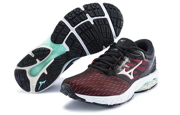 Mizuno Prodigy 3 Athletic Sneakers