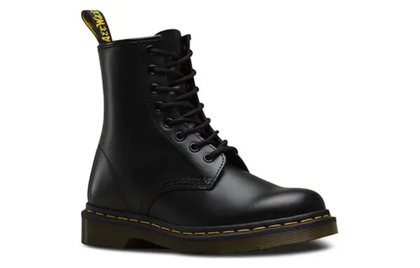 Dr. Martens 1460 Classic 8-eye Boots - Black