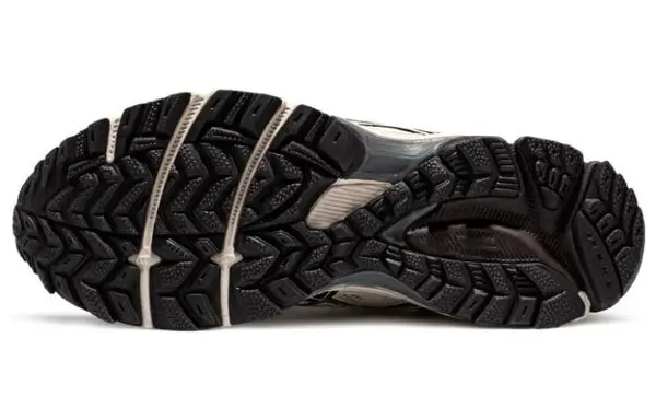 Asics Gel-kahana Athletic Sneakers - White/black