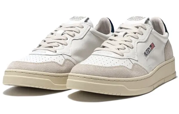 AUTRY Medalist Low Suede Sneakers - White/suede/dark Blue