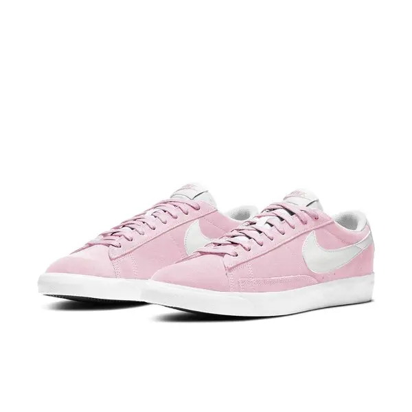 Nike Blazer Low Sneakers