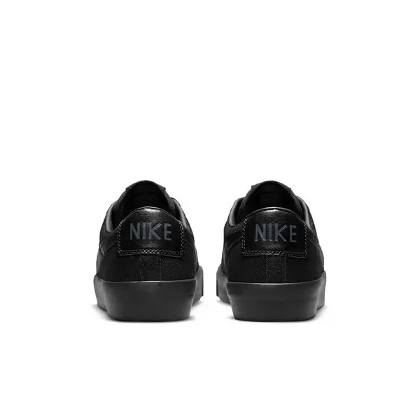 Nike Zoom Blazer Low Pro Gt Sb Sneakers - Black