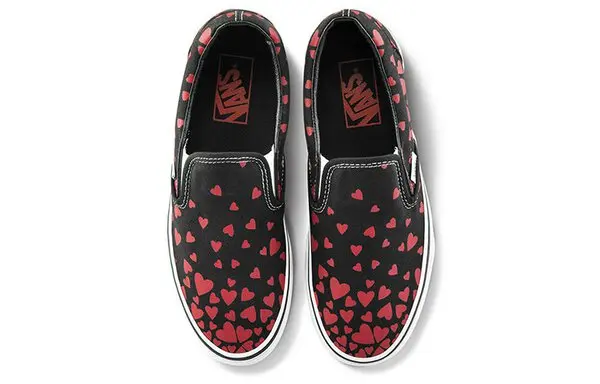 VANS Classic Slip-on Sneakers With Valentine's Hearts Print