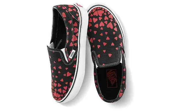 VANS Classic Slip-on Sneakers With Valentine's Hearts Print