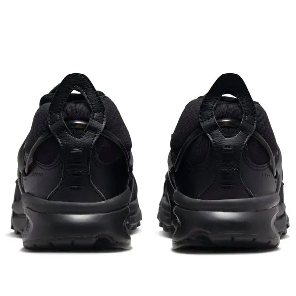 Nike Kukini "triple " Sneakers - Black