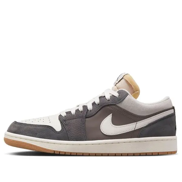 JORDAN Air 1 Low Snkrs Day Korea Magpie Sneakers - White/grey-brown