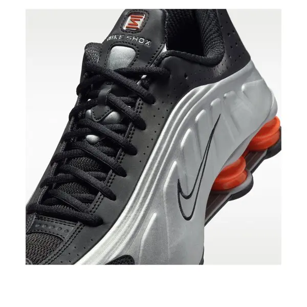 Nike Shox R4 Metallic Silver Red Sneakers - Metallic Silver/red