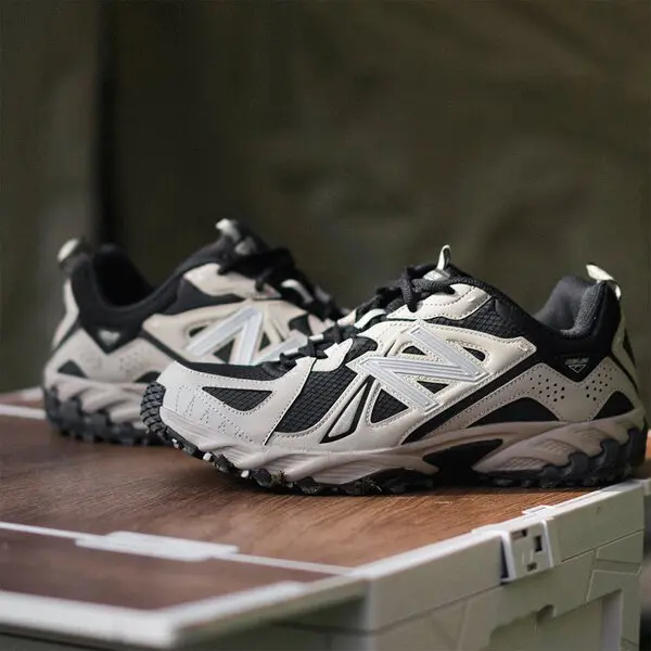 NEW BALANCE 610t Athletic Sneakers - Black/cream