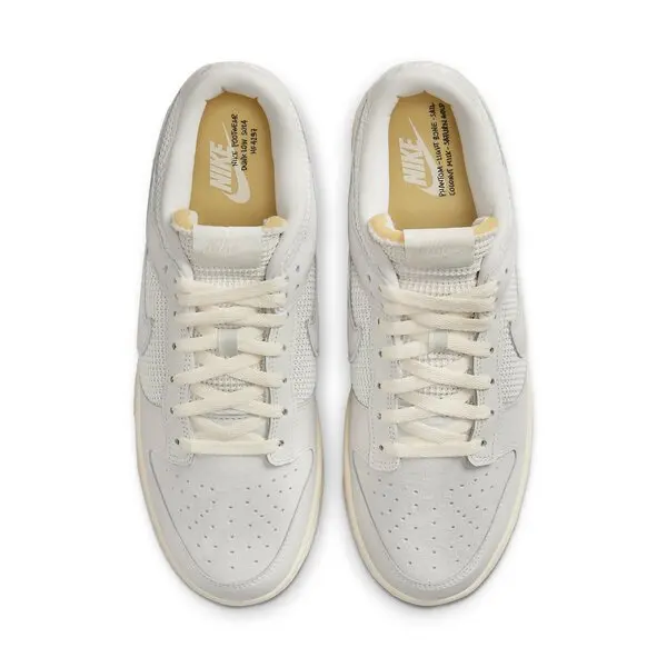 Nike Dunk Low Sneakers