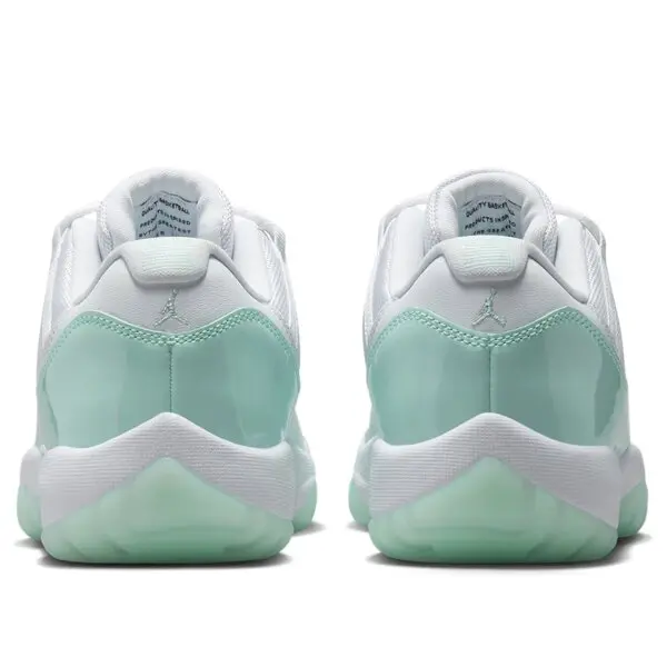 JORDAN Retro Low "igloo - White/white/igloo
