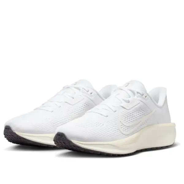 Nike Quest Sneakers - White/sail/chalk