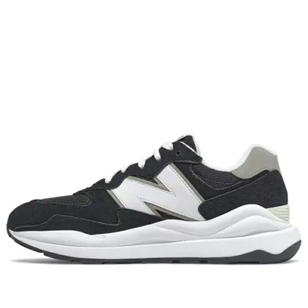 NEW BALANCE 57/40 Low Top Sneakers - Black/white