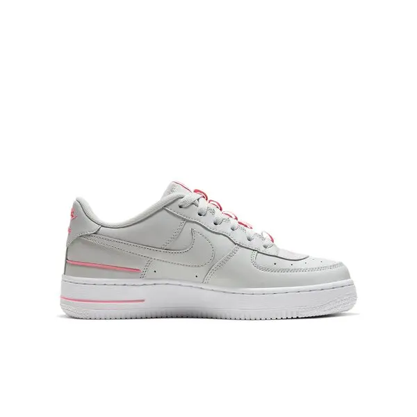 Nike Force 1 Lv8 3 Low Top Sneakers