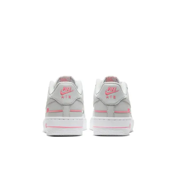 Nike Force 1 Lv8 3 Low Top Sneakers