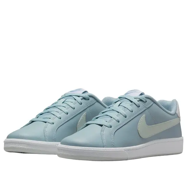 Nike Court Royale Sneakers