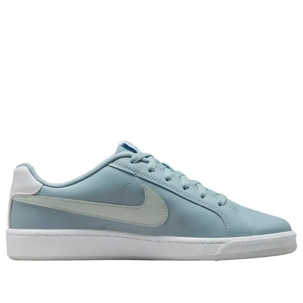 Nike Court Royale Sneakers