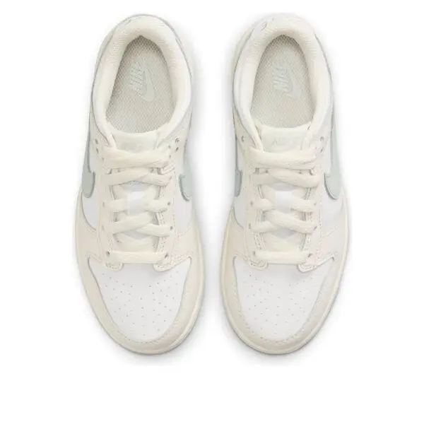 Nike Dunk Low Sneakers