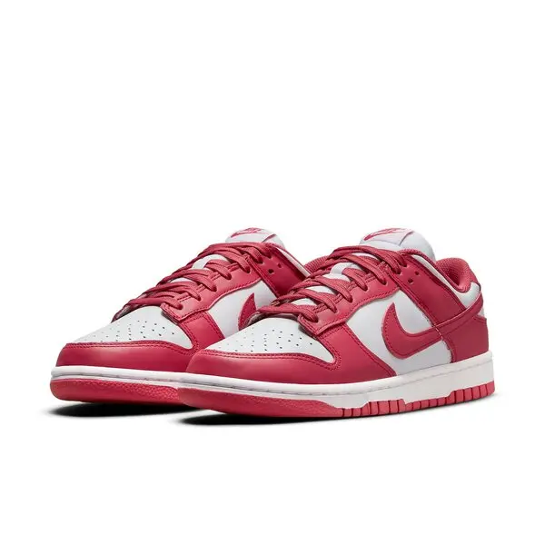 Nike Dunk Low Sneakers