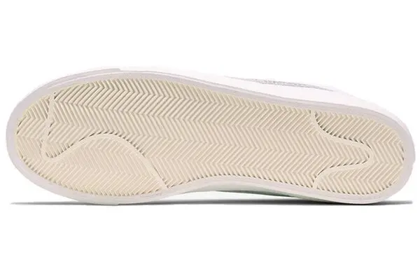 Nike Blazer Mid '77 High Top Sneakers With Snakeskin Detail - White
