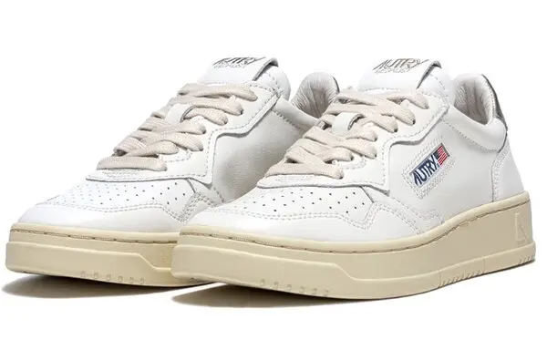 AUTRY Medalist Leather Low Top Sneakers - White/silver