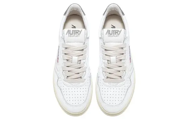 AUTRY Medalist Leather Low Top Sneakers - White/silver