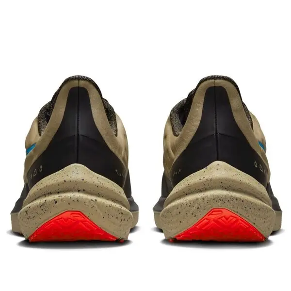 Nike Zoom Winflo Shield Athletic Sneakers