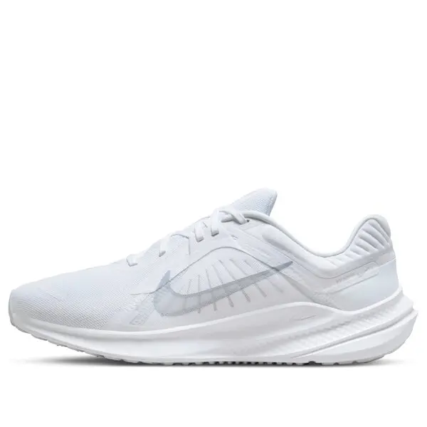 Nike Quest 5 Low Top Sneakers - White/silver