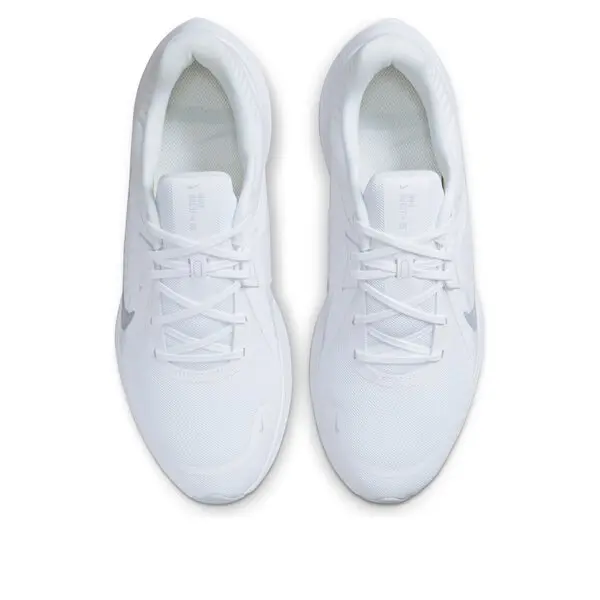 Nike Quest 5 Low Top Sneakers - White/silver
