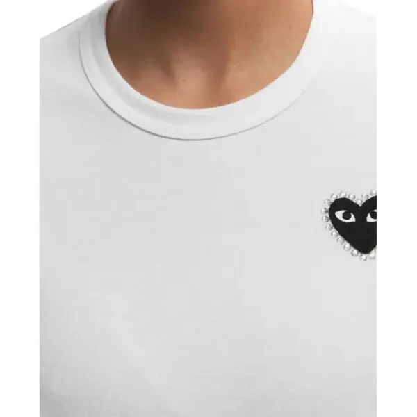 Play Comme Des Garcon Ss25 Emblem Rhinestone Heart T-shirt 'white Black