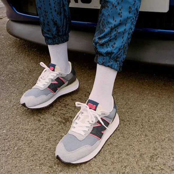 NEW BALANCE X Sneakersnstuff 237 Athletic Sneakers - Gray/blue