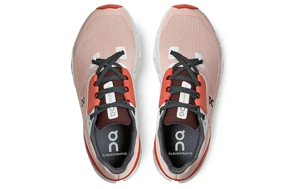 On Cloudstratus Running Shoe