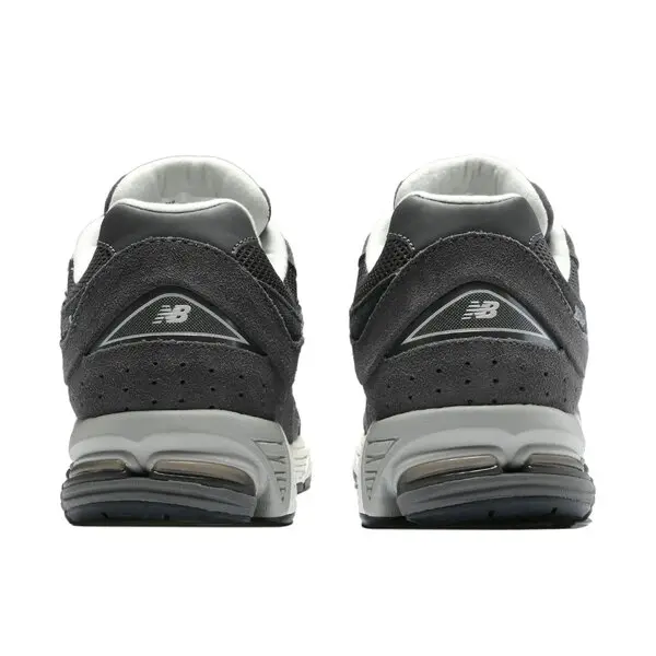 NEW BALANCE 2002r Sneakers - Dark Grey