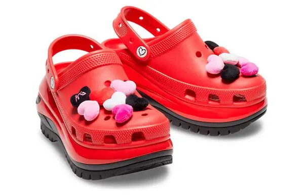 CROCS X Karol G Metal Hearts Platform Clogs - Red/black