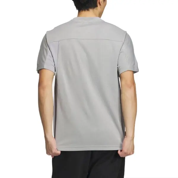 Adidas T-shirt