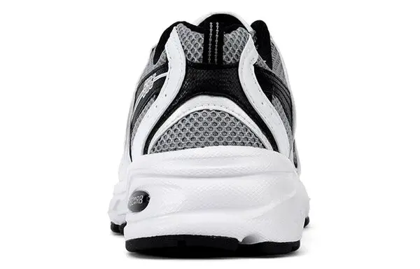 NEW BALANCE 530 Sneakers - White/gray/black