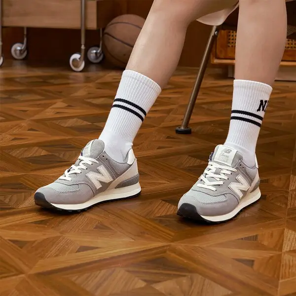 NEW BALANCE 574 Low Top Sneakers - Grey
