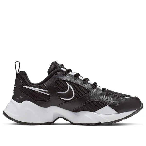 Nike Heights Sneakers